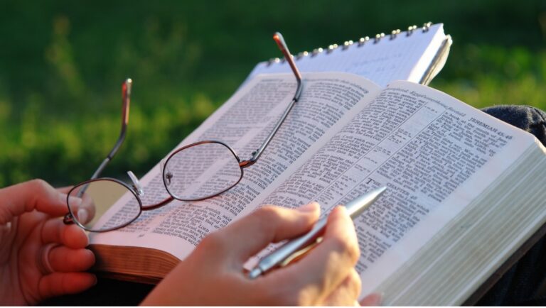 The Rise of Online Bible Courses: Why They’re Changing Theological ...